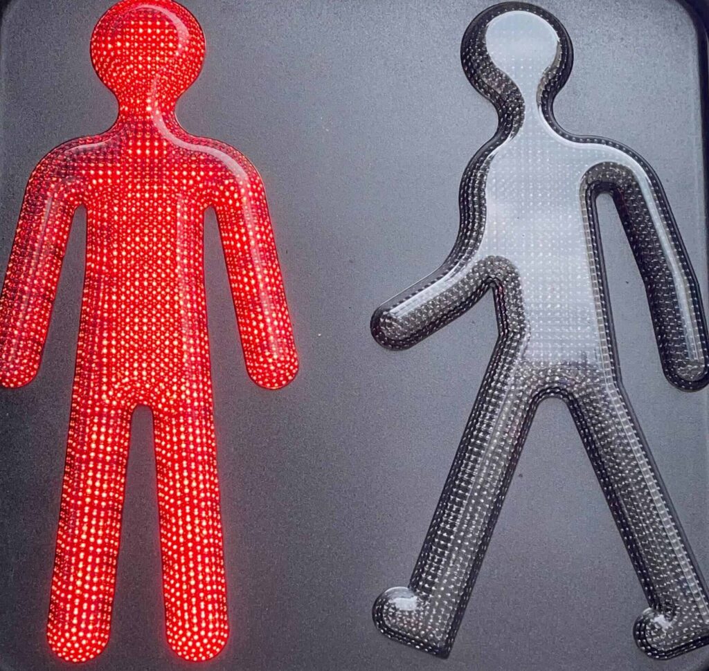 Signalisation piéton : les principaux panneaux à connaître | Conseils ...